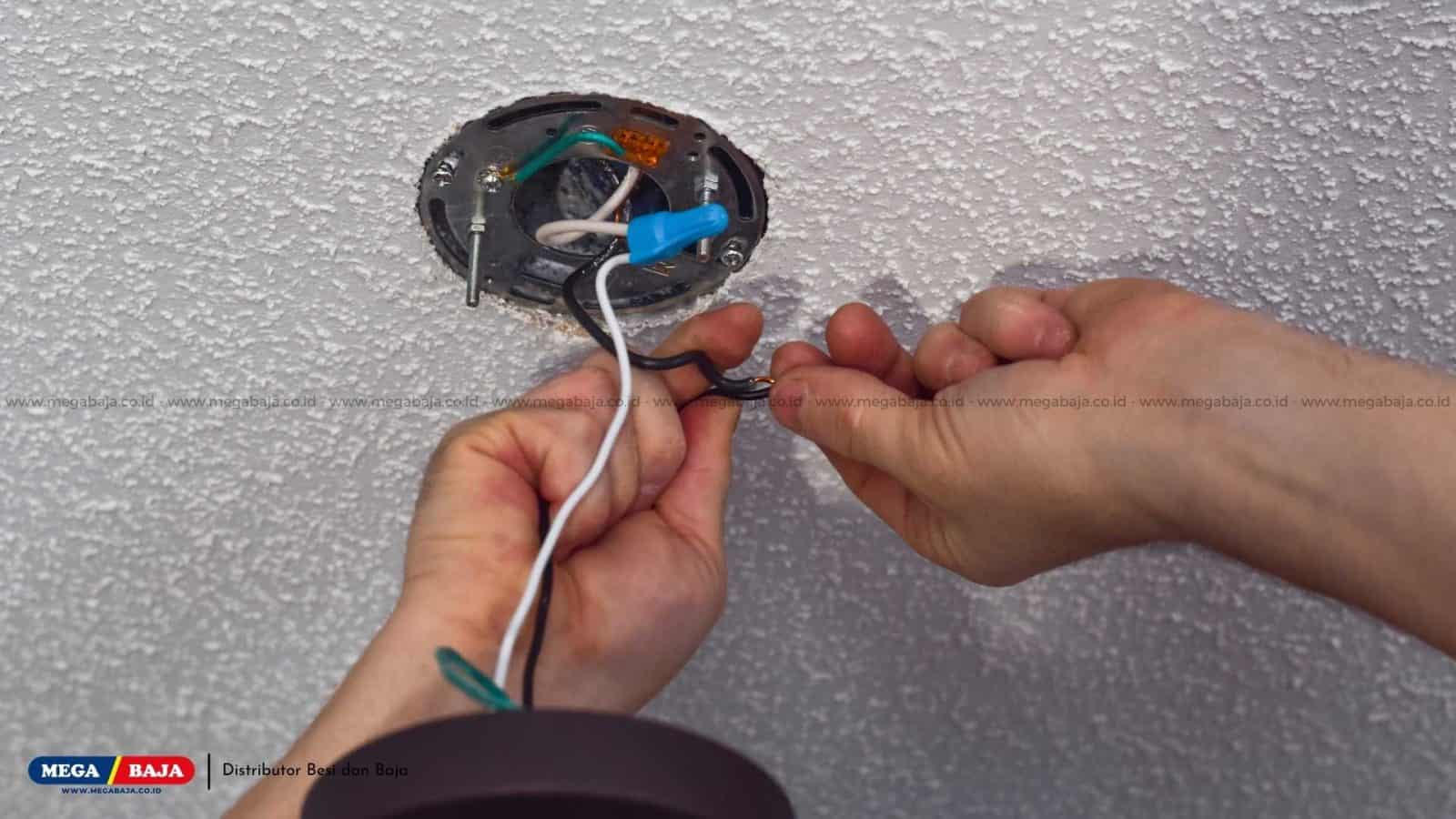 Mengenal Sistem Elektrikal Ekspose atau Instalasi Listrik di Luar Dinding Mengenal Sistem Elektrikal Ekspose atau Instalasi Listrik di Luar Dinding