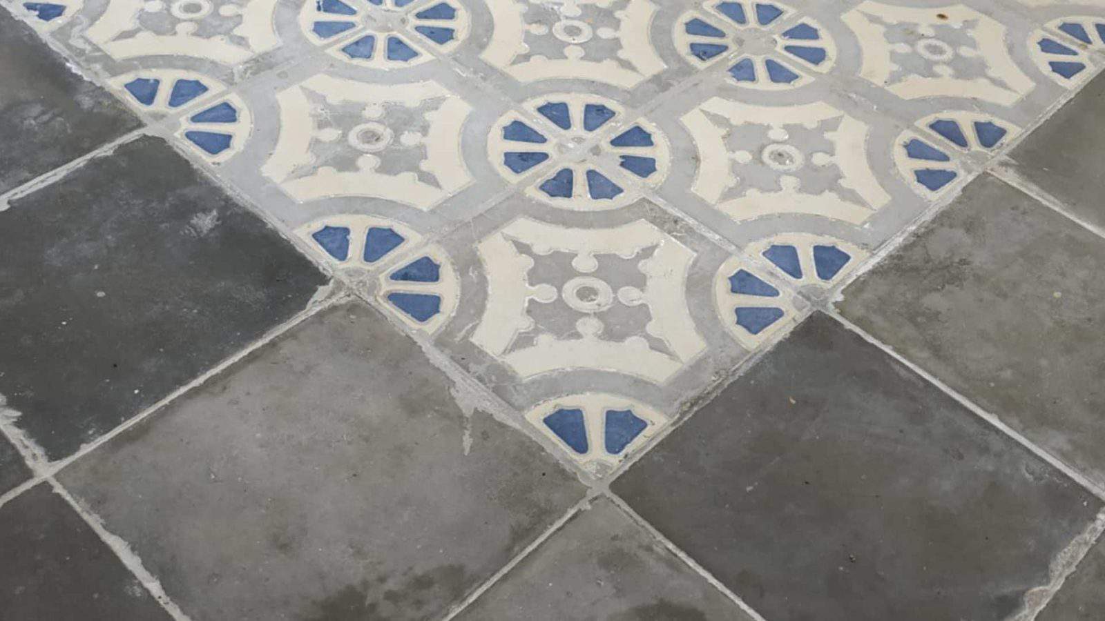 Mengenal Tegel: Karakteristik serta Kelebihan dan Kekurangannya