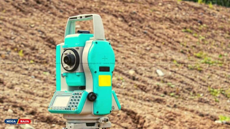 Theodolite: Alat Pengukur Sudut Vertikal dan Horizontal untuk Konstruksi