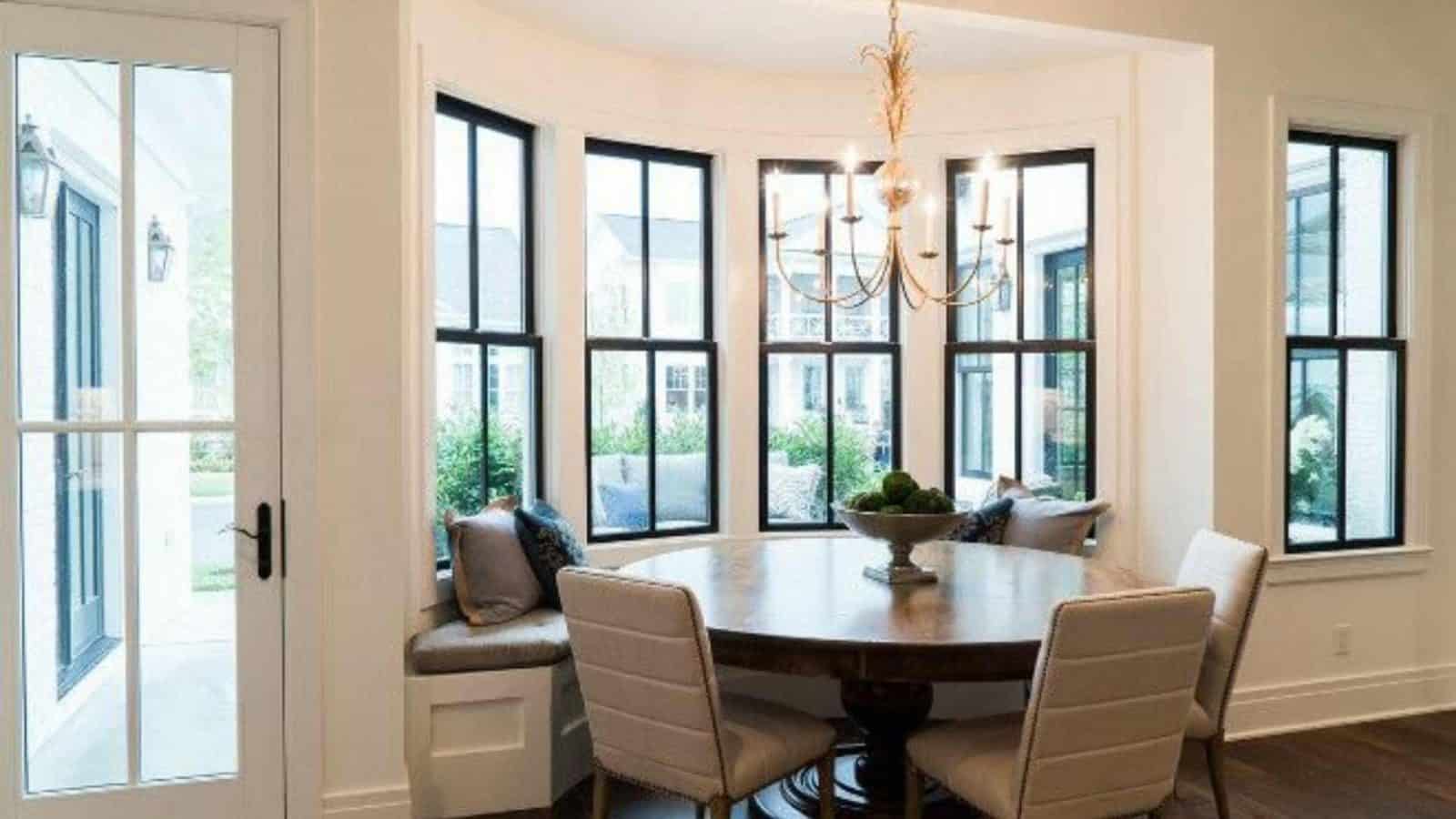 Tampilan Jendela Ingin Berbeda? Terapkan Bay Window Saja!