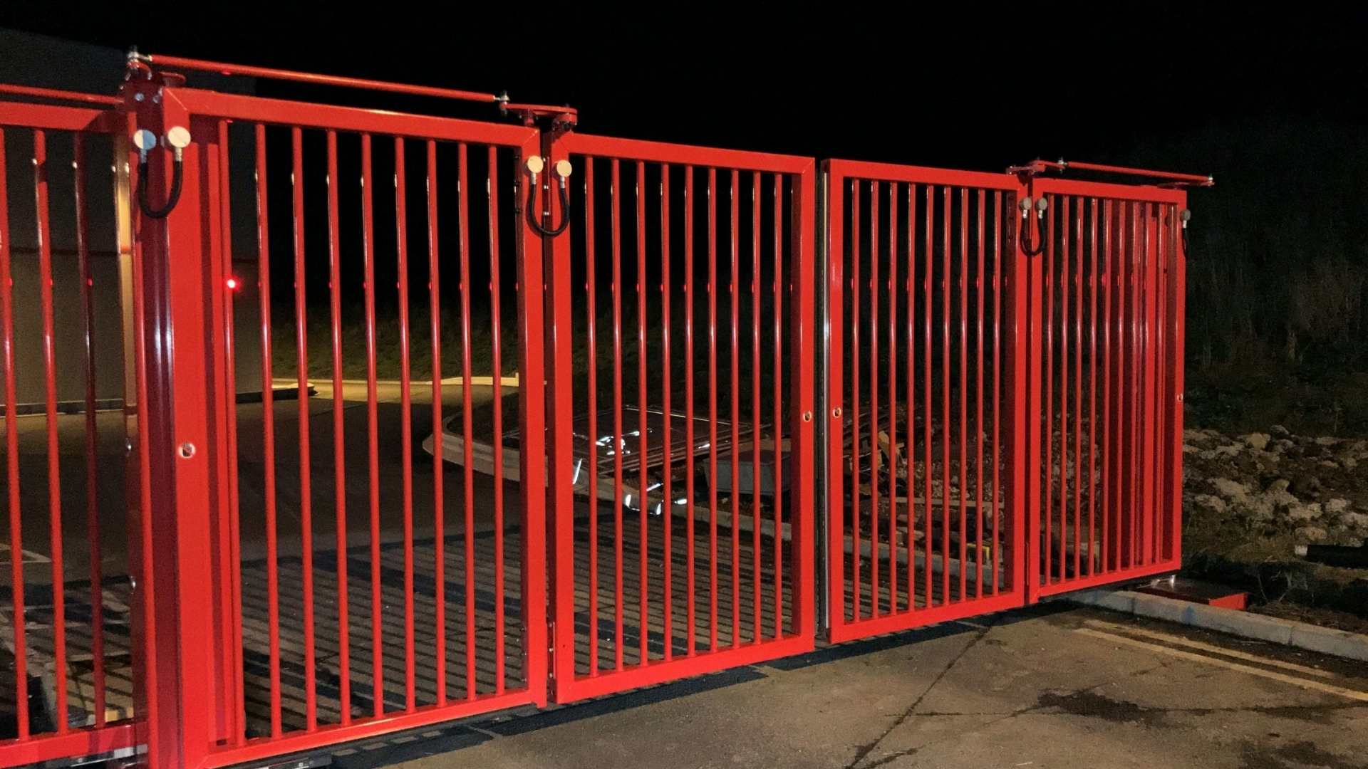 Folding Gate: Pengertian, Kelebihan, Jenis dan Tips Memilihnya