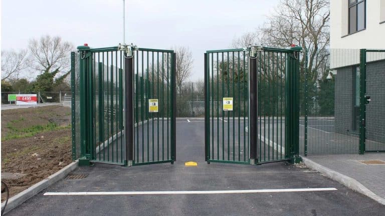Folding Gate: Pengertian, Kelebihan, Jenis dan Tips Memilihnya