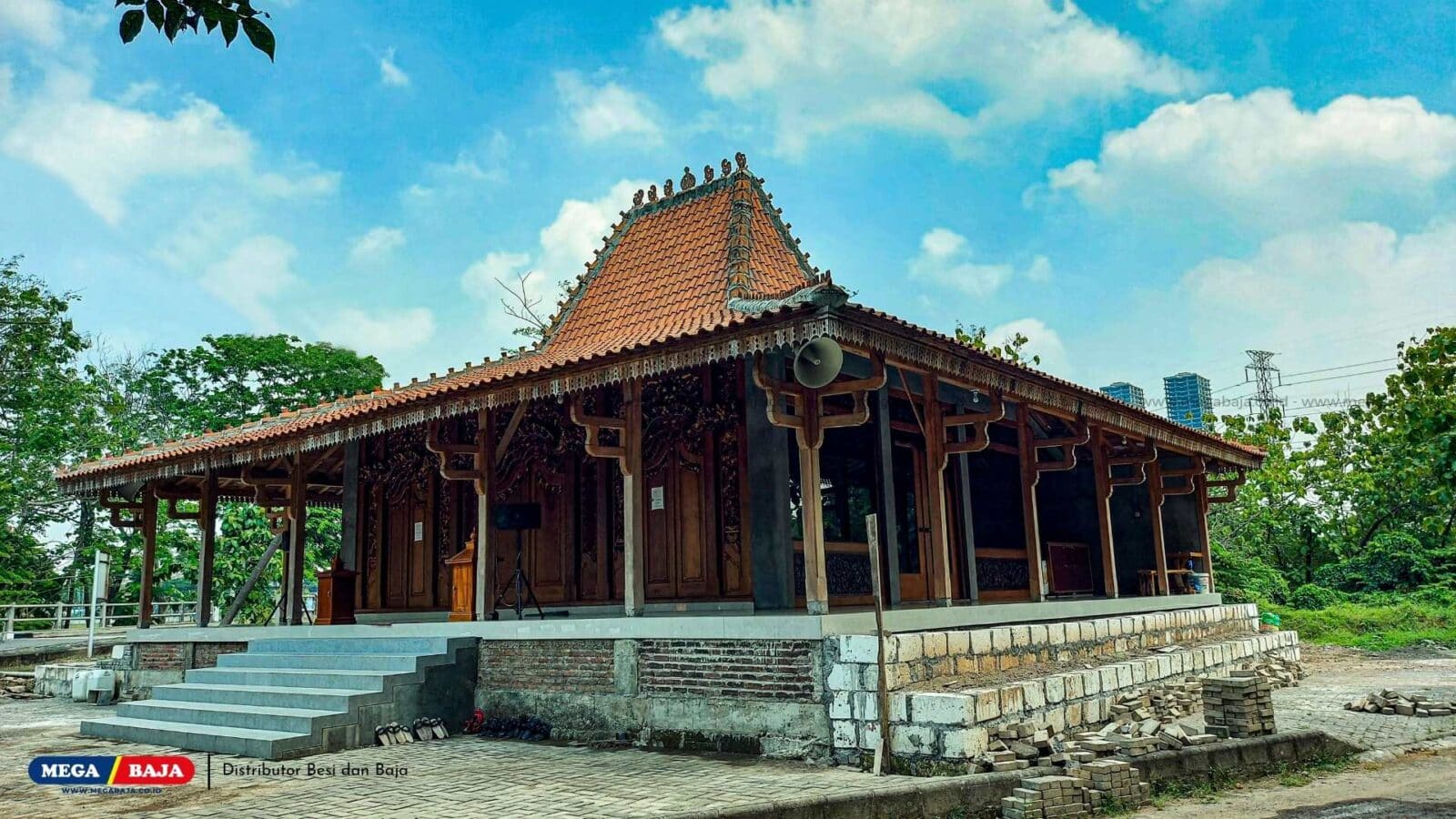Desain Atap Rumah Modern vs Tradisional: Joglo, Limasan hingga Flat Roof